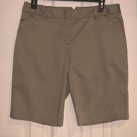The Limited | Shorts | The Limited Beige Cassidy Fit Shorts Size 8 ...